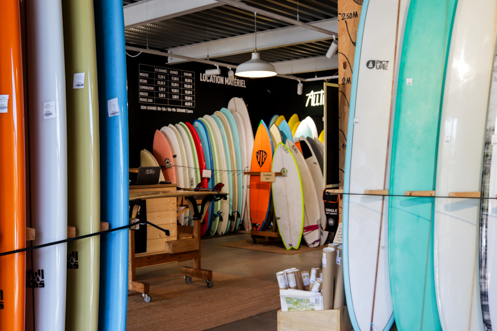 ALLTROC : Le surf shop d'occasion à Hossegor | KindaBreak
